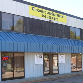 Discount lumber store