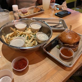 HOPDODDY BURGER BAR - Updated December 2025 - 1670 Photos & 1600 ...