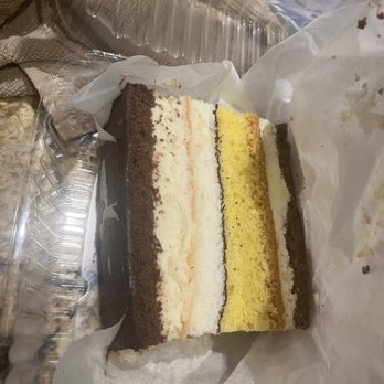 ROLY POLY BAKERY - Updated June 2025 - 341 Photos & 108 Reviews - 587 ...