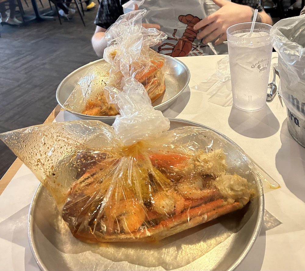 GOLDEN CRAB SEAFOOD & BAR - Updated April 2025 - 23 Photos & 23 Reviews ...