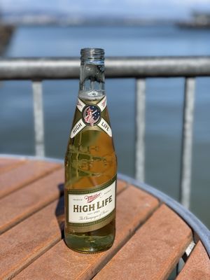 HI DIVE - Updated January 2026 - 325 Photos & 602 Reviews - Pier 28 1/2 ...