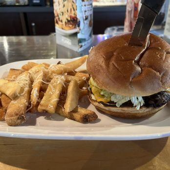 RED ROBIN GOURMET BURGERS AND BREWS - Updated May 2026 - 505 Photos ...