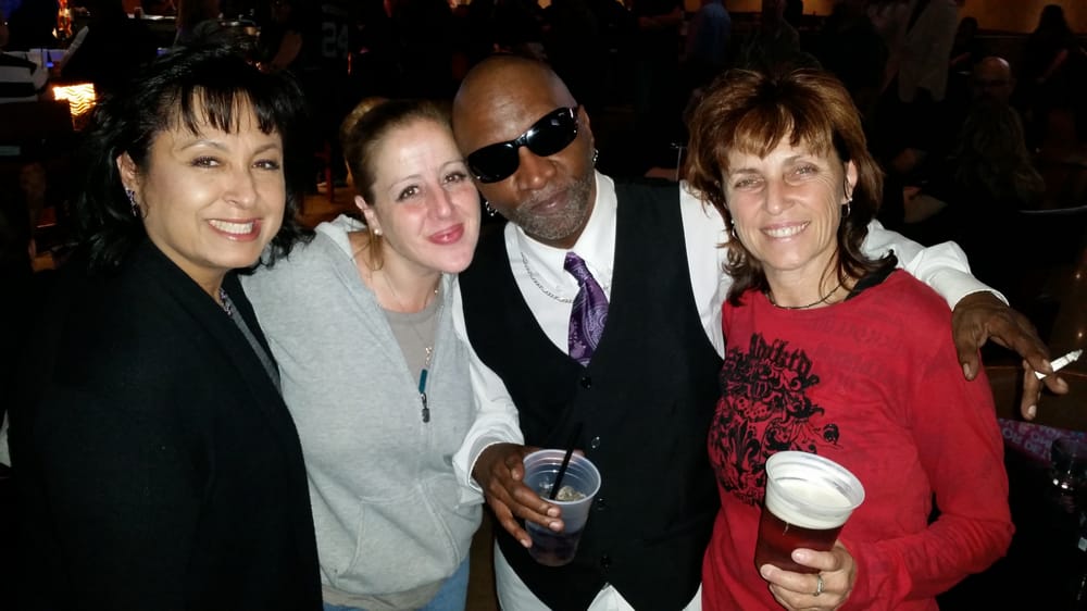 FIRST TURN LOUNGE - Updated December 2025 - 145 Louisiana Blvd NE ...