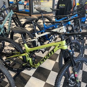 SHIPTON’S BIG R HEIGHTS - Updated November 2025 - 1908 Main St ...