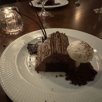 LA MARCHANDE - Updated January 2025 - 232 Photos & 65 Reviews - 88 Wall ...