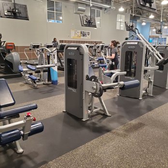 UFC FIT PUYALLUP - Updated October 2025 - 34 Photos & 35 Reviews - 307 ...