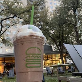SHAKE SHACK DALLAS, UPTOWN - Updated January 2026 - 647 Photos & 651 ...