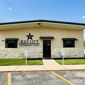 FRONTIER VETERINARY CLINIC - Updated July 2025 - 42 Photos & 25 Reviews ...