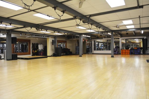CRUNCH FITNESS - CHEVY CHASE - Updated January 2026 - 25 Photos & 127 ...
