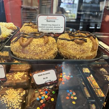 LEGENDARY DOUGHNUTS - Updated May 2025 - 277 Photos & 172 Reviews ...