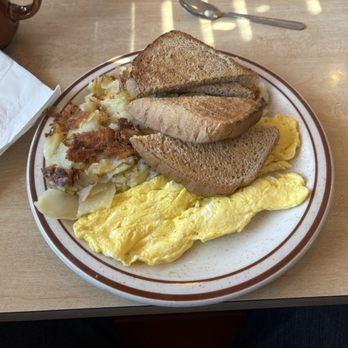 SQUEAKY RAIL DINER - Updated January 2026 - 69 Photos & 103 Reviews ...