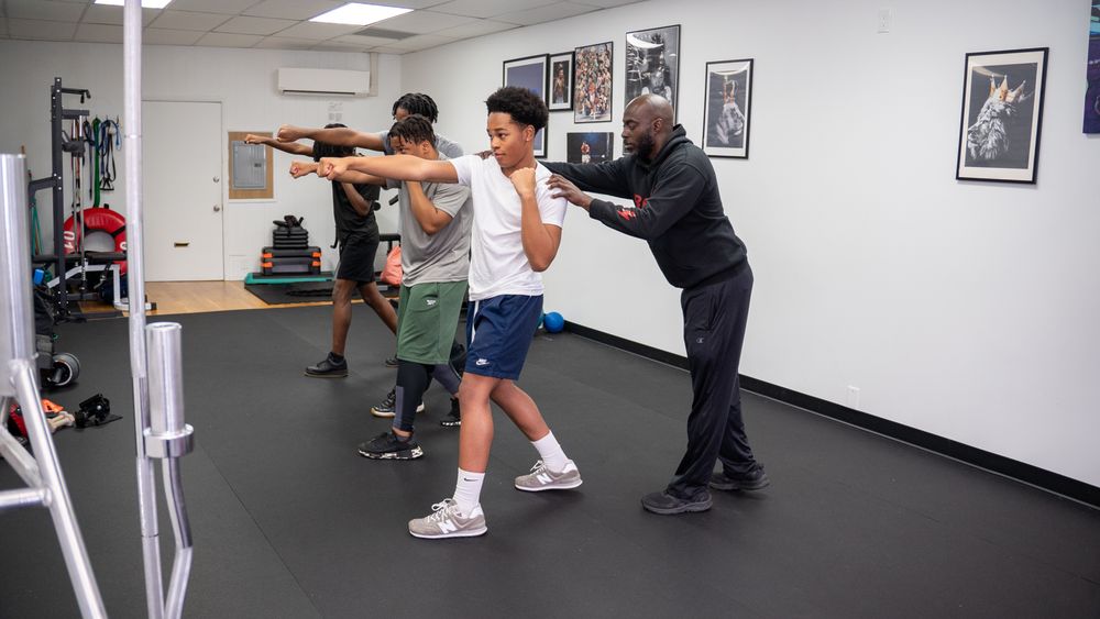IZZY’S BOXING & FITNESS - Updated April 2025 - 10 Photos - 356 ...