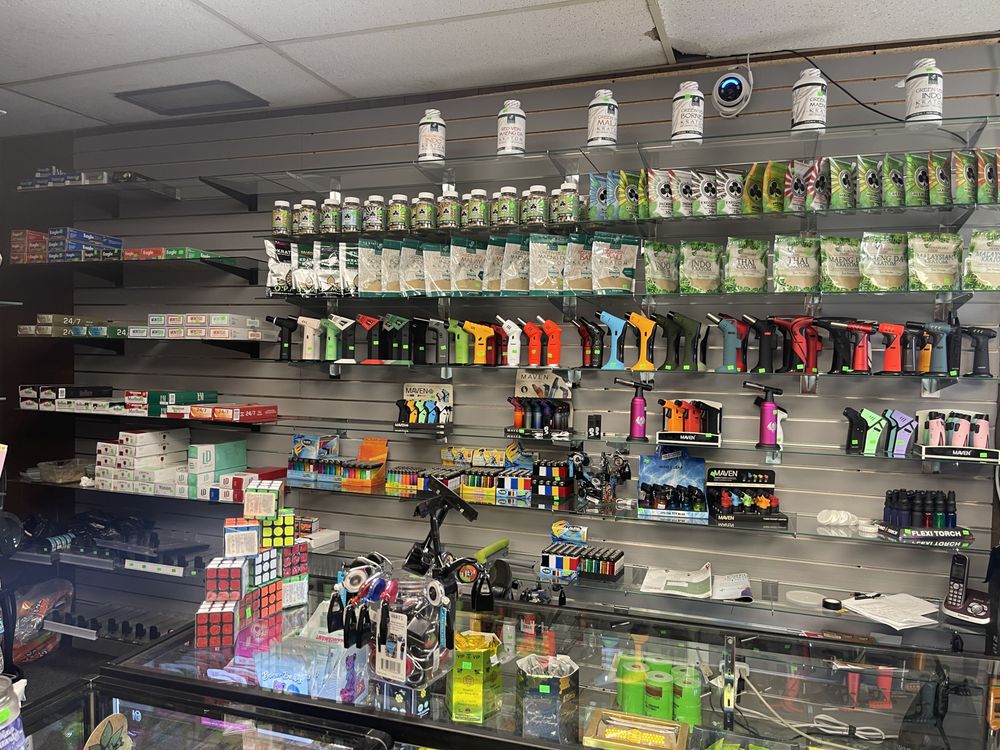 HIAWATHA SMOKE SHOP & VAPE - Updated May 2026 - 10 Photos - 320 Blairs ...