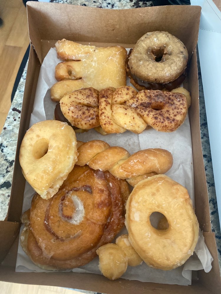 DONUT PALACE - Updated April 2025 - 13 Photos & 33 Reviews - 912 ...