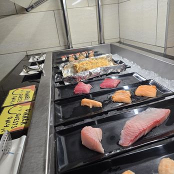 FOUR SEASON BUFFET - Updated December 2024 - 131 Photos & 76 Reviews ...