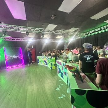 GAME SHOW STUDIO - Updated October 2025 - 10 Photos - 1595 Mn-36 ...