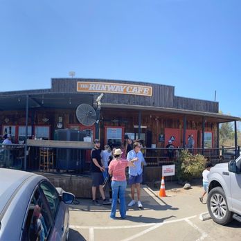 THE RUNWAY CAFE - 117 Photos & 162 Reviews - 861 S Valencia Blvd ...