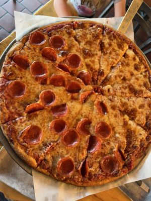 THE BROKEN CRUST - Updated October 2025 - 35 Photos & 64 Reviews - 185 ...