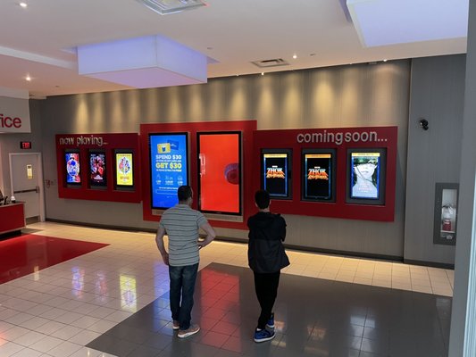 CINEPLEX CINEMAS FAIRVIEW MALL - Updated December 2024 - 76 Photos & 39 ...