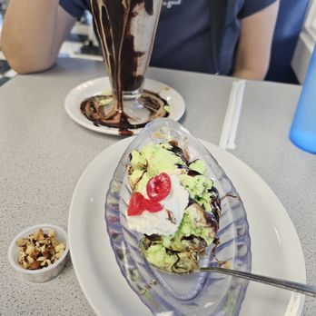 LEATHERBY’S FAMILY CREAMERY - Updated March 2025 - 1739 Photos & 1409 ...