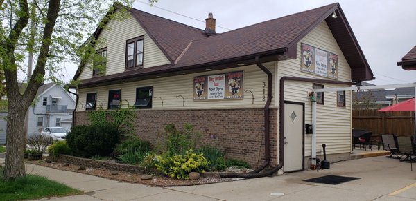 DAY DRINK INN - Updated December 2025 - 11 Photos - 312 W Plainfield ...