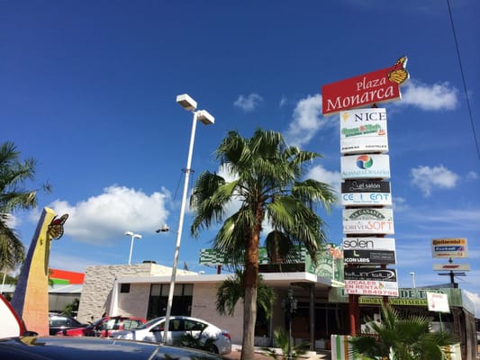 PLAZA MONARCA - Updated May 2026 - Av. Xcaret Supermanzana 35, Cancún ...