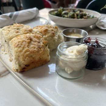 BIRDIE’S BARROOM AND KITCHEN - Updated October 2025 - 235 Photos & 129 ...