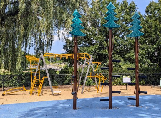 FRAME PARK - Updated October 2025 - 20 Photos - 701 W Moreland Blvd ...