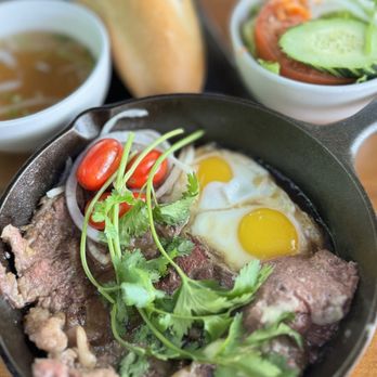 MONSTER PHO - Updated May 2025 - 1418 Photos & 1373 Reviews - 360 40th ...