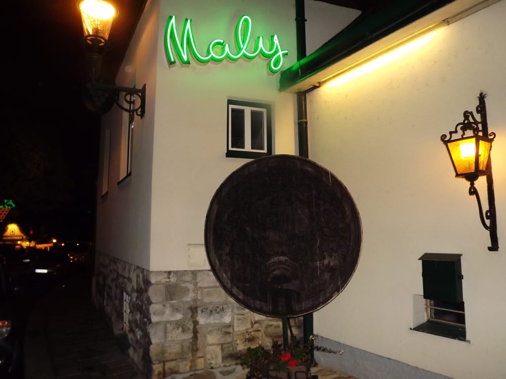 HEURIGER HANS MALY - Updated November 2025 - 10 Photos - Sandgasse 8 ...