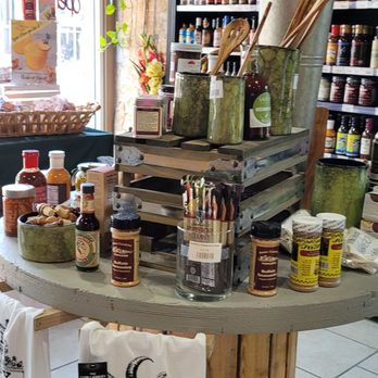 MAPLE MARKET - Updated October 2025 - 19 Photos - 109 W Emma Ave ...