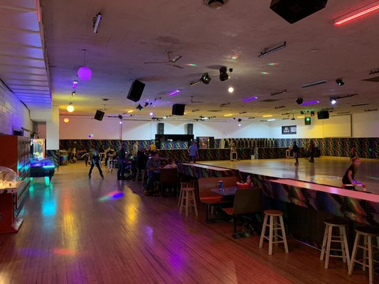 RAINBOW RINK SKATING & ENTERTAINMENT CENTER - 31 Photos & 16 Reviews ...