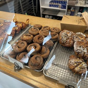 RADIO BAKERY - Updated March 2025 - 829 Photos & 217 Reviews - 135 India St, Brooklyn, New York ...