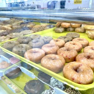 SUNRISE DONUTS - 92 Photos & 92 Reviews - 6530 S Decatur Blvd, Las ...
