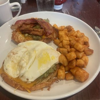 ELI’S TABLE - Updated October 2025 - 1450 Photos & 2147 Reviews - 129 ...