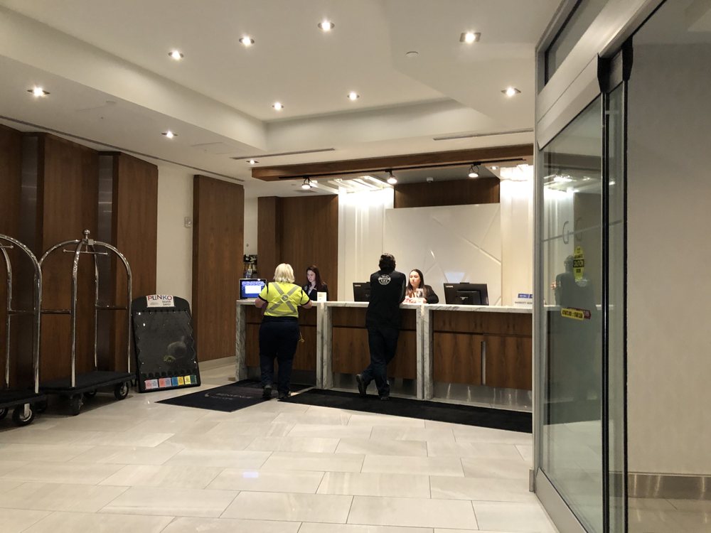 DELTA HOTELS BY MARRIOTT WATERLOO - 179 Photos & 25 Reviews - 110 Erb ...