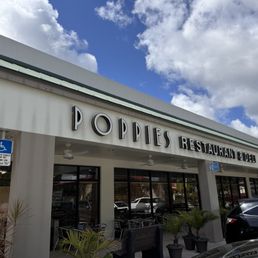 POPPIES RESTAURANT & DELI - Updated October 2025 - 394 Photos & 439 ...