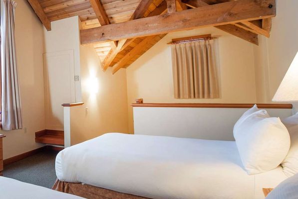 PAINTER’S LODGE - Updated October 2025 - 95 Photos & 48 Reviews - 1625 ...