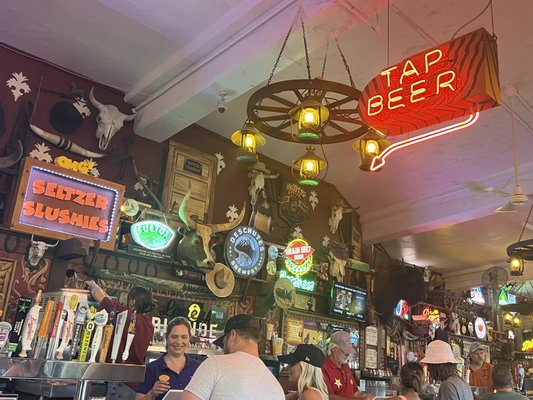 FRONTIER SALOON - Updated October 2025 - 1790 Carnes Ave, St Paul ...