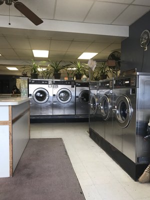 ONE STOP LAUNDROMAT AND DRY CLEANERS - Updated January 2026 - 10 Photos ...
