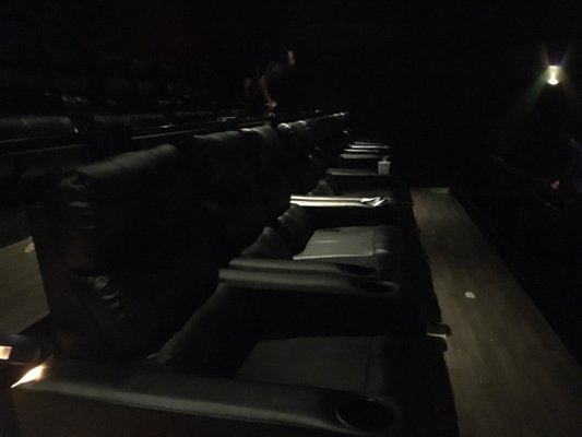 LANDMARK CINEMAS - 10 Photos & 26 Reviews - 75 Consumers Drive, Whitby ...