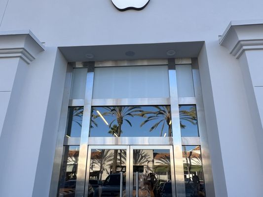 APPLE STORE - CARLSBAD - Updated January 2026 - 93 Photos & 498 Reviews ...