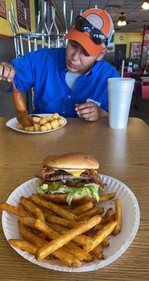 SAM’S DELI-DINER - 42 Photos & 183 Reviews - 11637 Katy Fwy, Houston ...