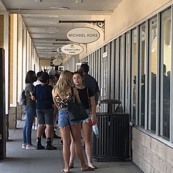 TANGER OUTLETS HOWELL - Updated October 2025 - 32 Photos & 78 Reviews ...