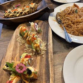 HELLO THAI - Updated April 2025 - 40 Photos & 30 Reviews - 3301 Dayton ...