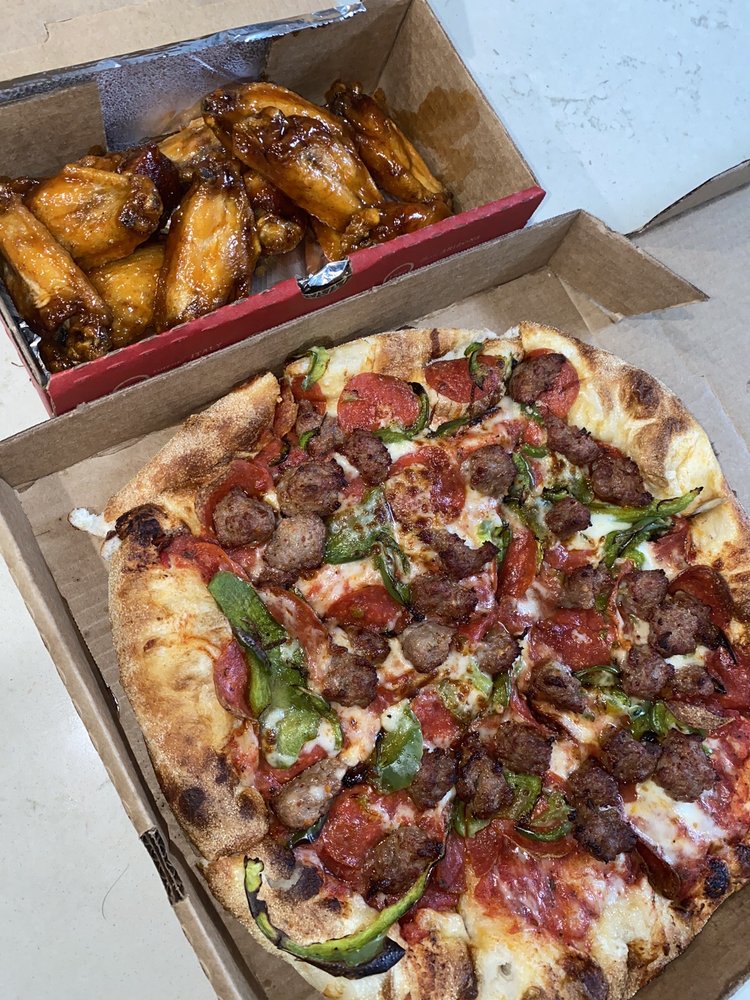 BARRO’S PIZZA - 48 Photos & 132 Reviews - 41722 N Gavilan Peak Pkwy ...