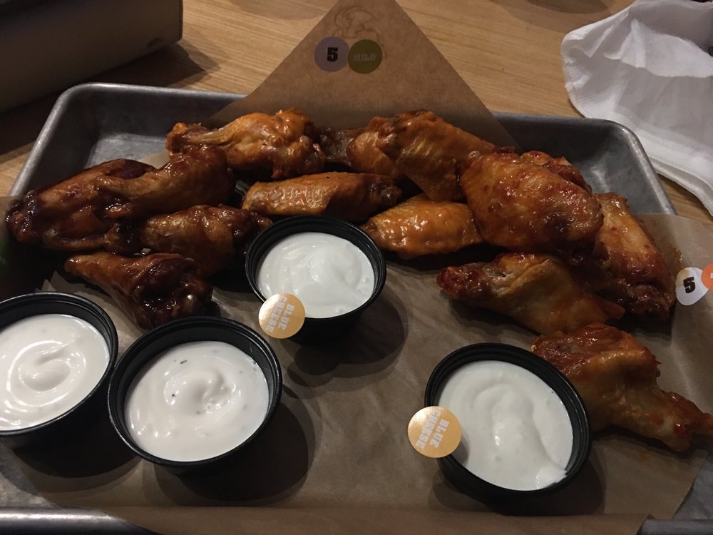 BUFFALO WILD WINGS - 14 Photos & 57 Reviews - 7638 82nd St, Lubbock, TX ...