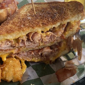 KRISTOPHERS BAR & RESTAURANT - Updated November 2025 - 75 Photos & 162 ...