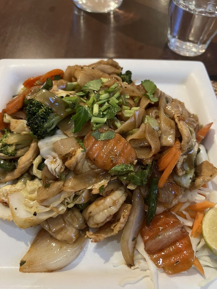 DUKE THAI - Updated September 2025 - 13 Photos & 11 Reviews - 133-135 ...
