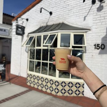 EQUATOR COFFEES - Updated July 2024 - 49 Photos & 33 Reviews - 160 S Coast Hwy, Laguna Beach ...